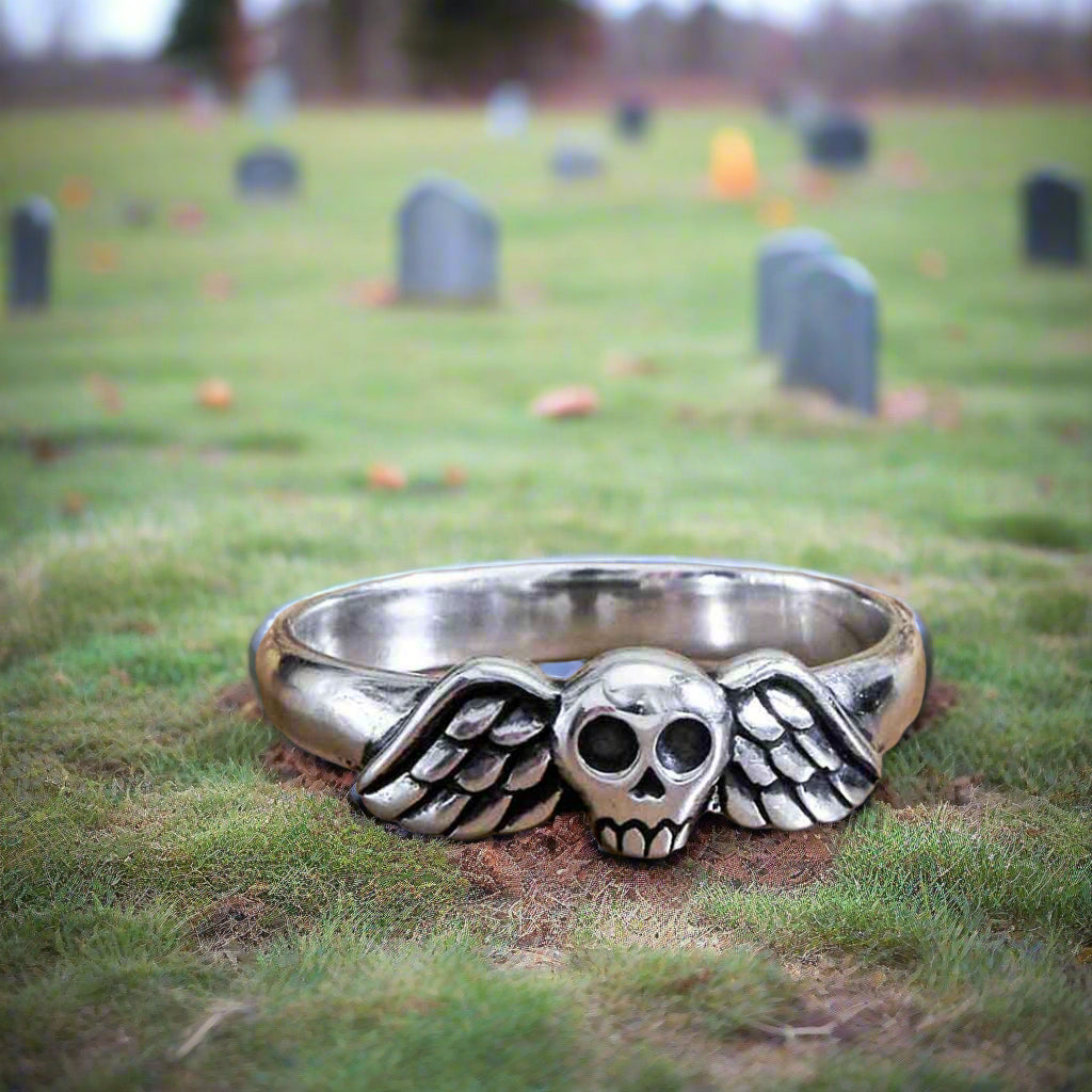 Gothic Jewelry - Handcrafted Talismans & Artisan Rings - Nocturne